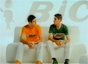 Rasoir BIC et les frères Cantona - Coup de vieux