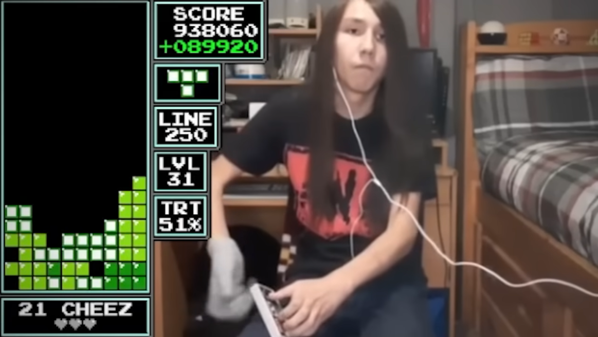 A 13 ans il est le premier à finir Tetris, 34 ans après sa sortie sur NES - Coup de vieux